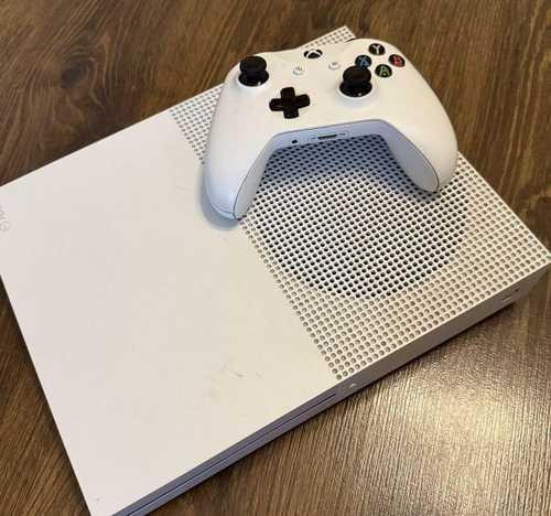 Xbox one S 1tb с дисководом