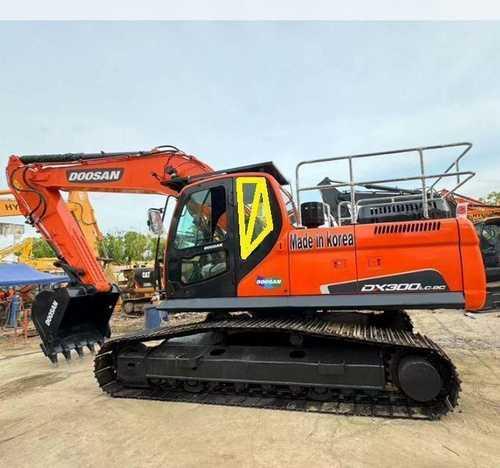 Стекло кузовное левое для Doosan DX 190/225 LCA