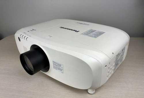 Проектор Full HD Panasonic PT-EZ580