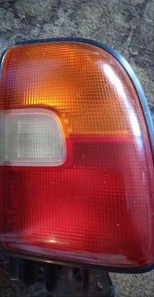 Фара задания права Toyota RAV4 1 покаление