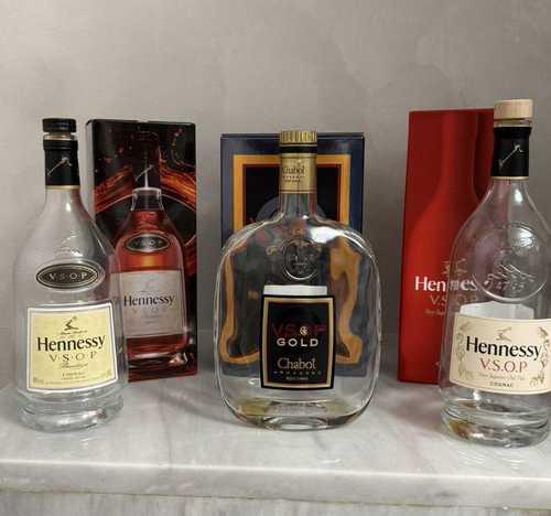 Бутылка стеклянная hennessy