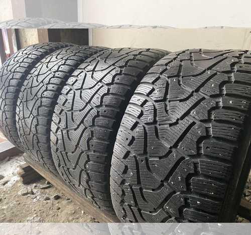 Pirelli Ice Zero 275/40 R20 и 315/35 R20