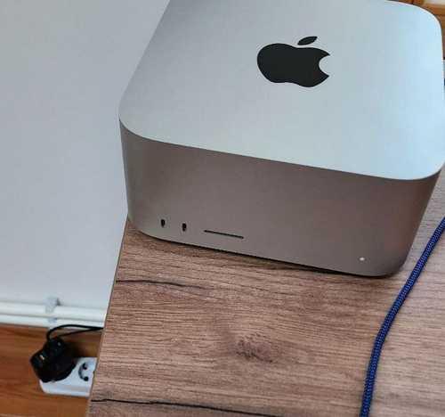 Apple mac studio m2 ultra 64 1 tb