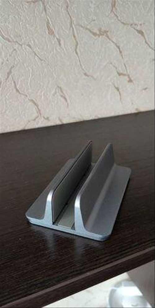 Подставка для ноутбука алюминиевая вертикальная
