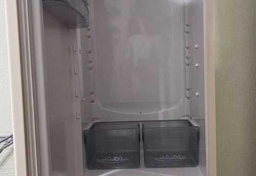 Холодильник на запчасти/металл