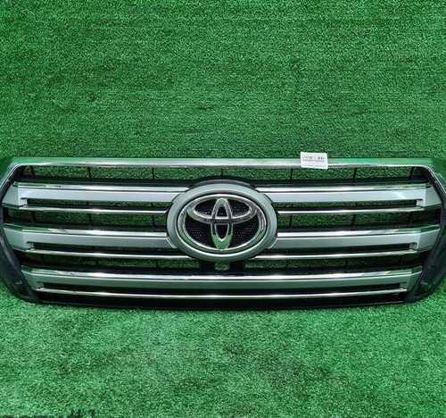 Решетка радиатора Toyota Land Cruiser 200 (15-21)