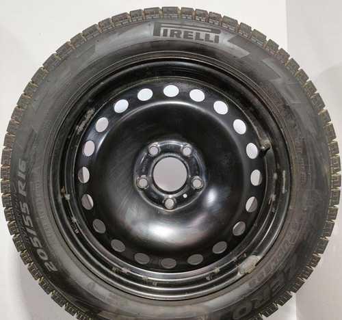 Pirelli Ice Zero FR 205/55 R16