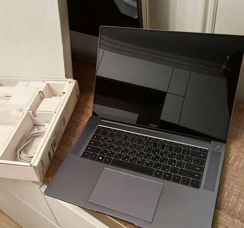 Huawei MateBook 16 2K R7-5800H, Vega 8, 16Gb, 512G