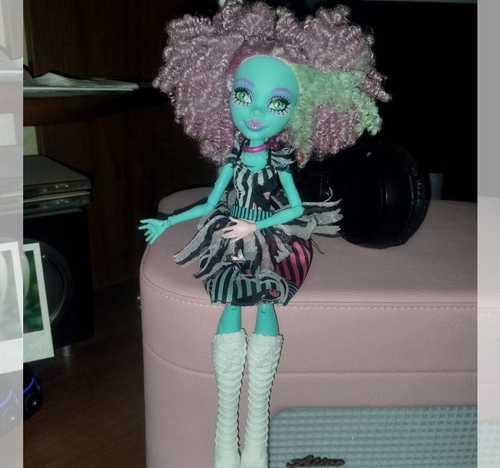 Кукла Monster High Хани Свомп