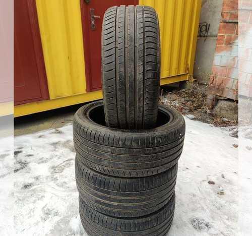 Triangle EffeXSport TH202 245/40 R19 и 265/35 R19 98Y