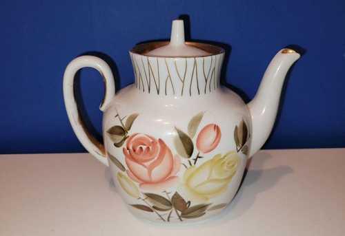 Фарфоровый чайник с крышкой (рисунок розы)