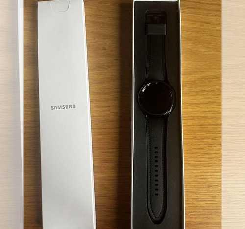 Умные часы Samsung Galaxy Watch6 Classic, 43 mm