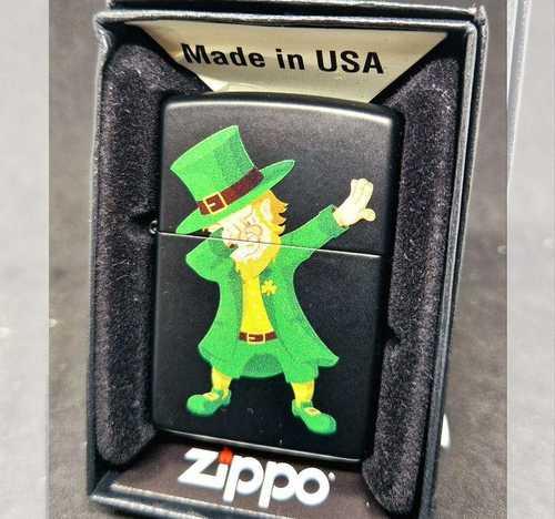 Zippo Dabbing Leprechaun Black Matte