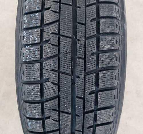 Yokohama Ice Guard IG50  215/55 R17 94Q