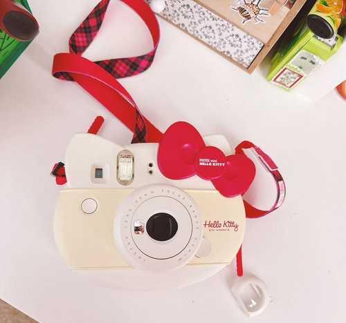 Поларойд Фотоаппарат Fujifilm Instax Hello Kitty