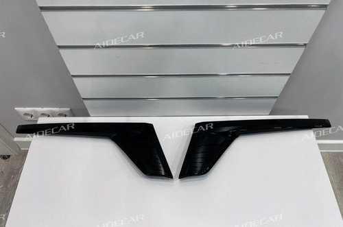 Молдинги фар Land Cruiser 200 2015 - 2021 Новые
