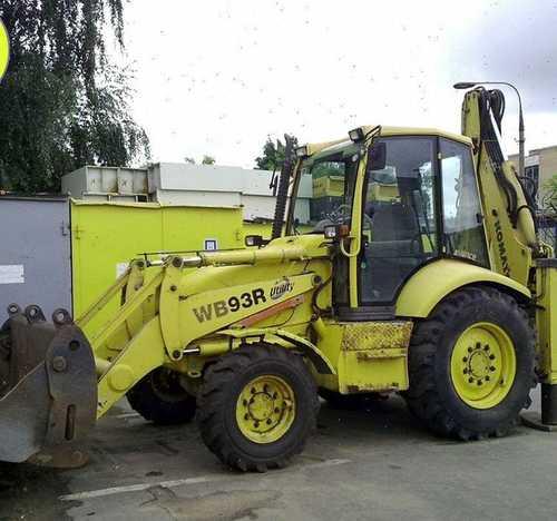 Стекло лобовое на экскаватор-погрузчик Komatsu WB93R-2
