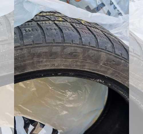 Kormoran Snow 245/40 R18 97V