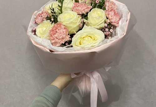 Сборный букет с белыми розами