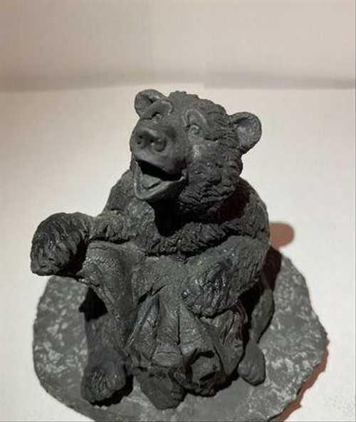 Сувенир медведь из шунгита статуэтка