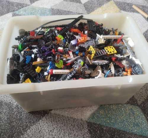 Гигантская коробка оригинального Lego росыпью
