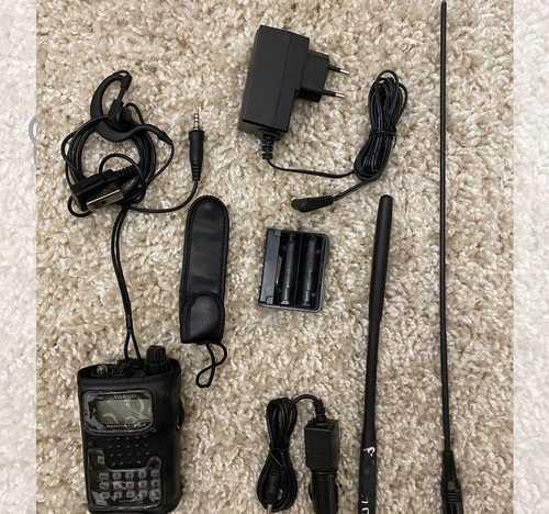 Рация Yaesu VX-6R