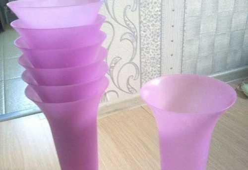 Пластиковая ваза для цветов