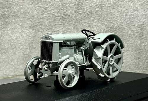Модель трактора "Фордзон-Путиловец" 1:43 Hachette