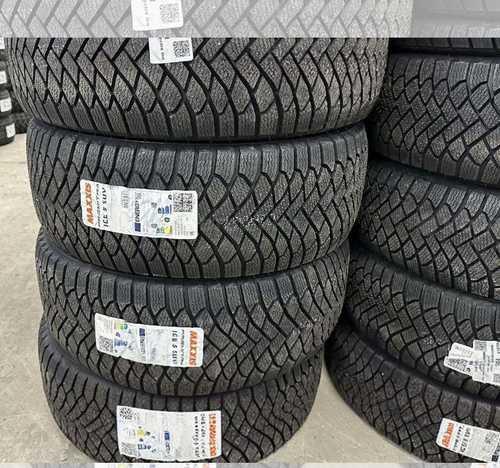 Maxxis Premitra Ice 5 SUV / SP5 235/55 R18 104