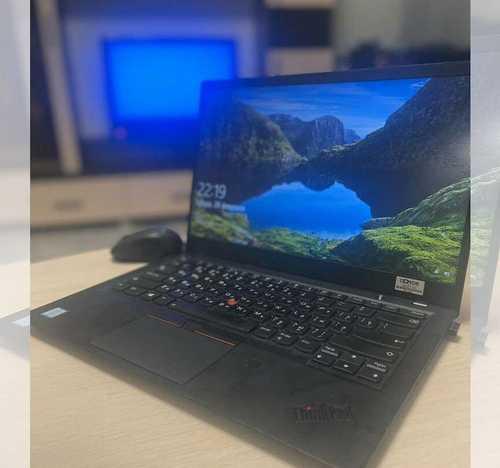 14" Lenovo ThinkPad X1 Carbon, 512 ГБ, Core i7-8550U, RAM 16 ГБ, Intel UHD Graphics 620