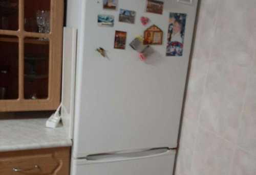 Холодильник бу нерабочий. Требуется ремонт
