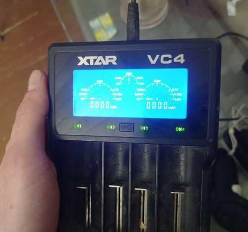 Зарядник для ячеек Xtar vc4