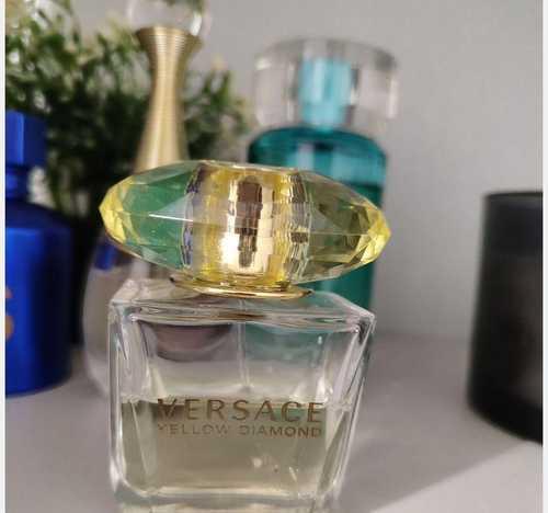 Versace yellow diamond