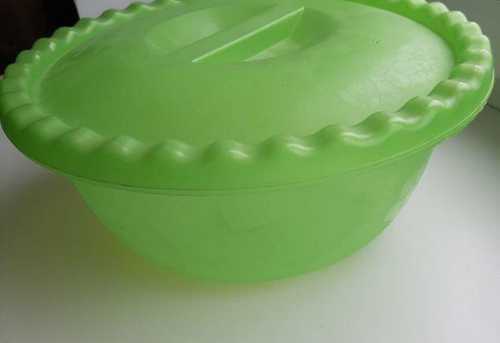 Миска пластиковая с крышкой для пищевых продуктов