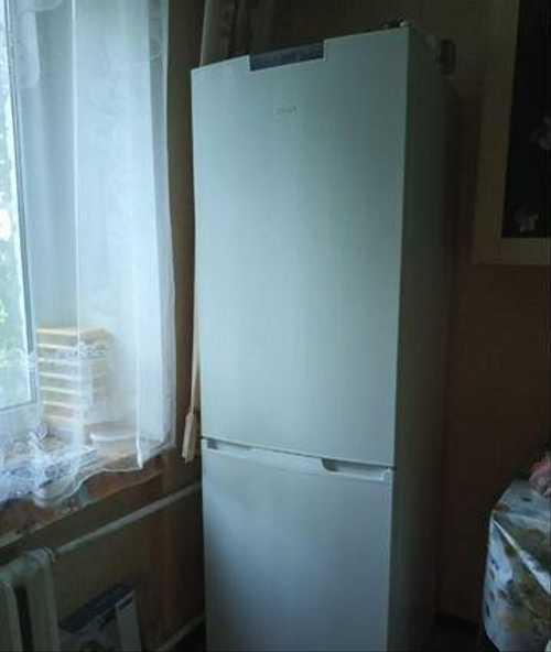 Холодильник Атлант двухкамерный б/у