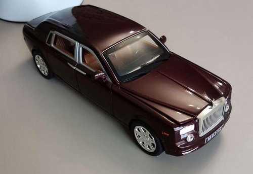 Модель машины. Rolls-Royce. 1:24