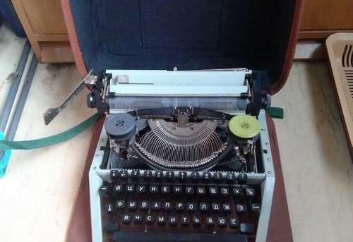 Печатная пишущая машинка