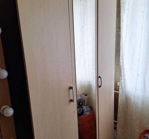 Шкаф распашной двухстворчатый