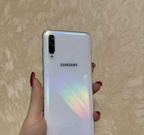 Samsung Galaxy A50, 4/64 ГБ