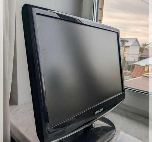 Монитор Samsung SyncMaster 933NW Диагональ 19