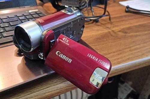Цифровая видеокамера Canon legria fs200