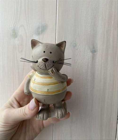 Статуэтка кот