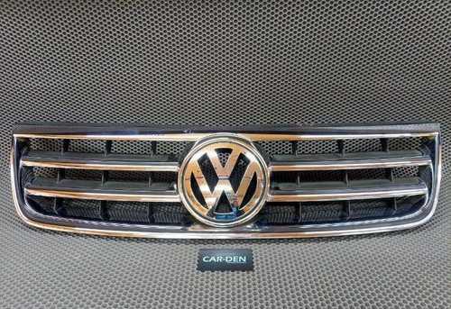 Решетка радиатора Volkswagen Touareg 2002-2007