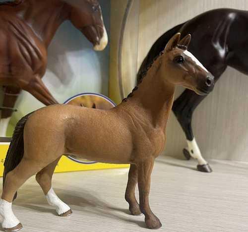 Фигурки лошадей schleich шляйх