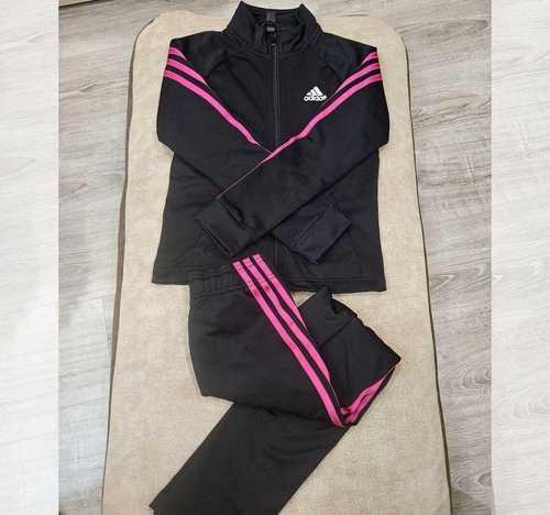 Костюм adidas для девочки 140