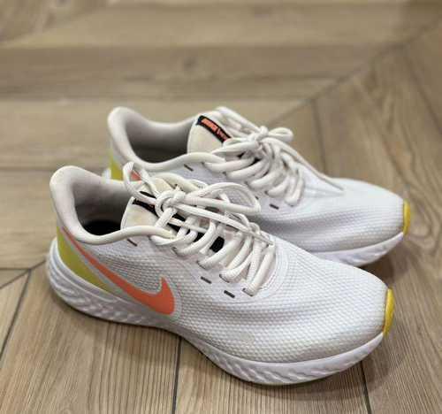 Кроссовки беговые nike revolution 3 (оригинал)