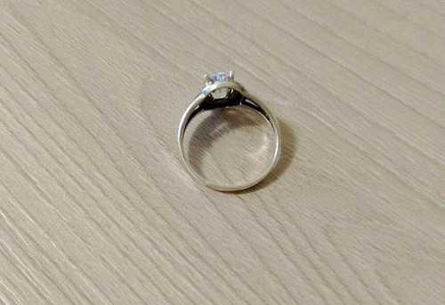 Серебряное кольцо женское с фианитом
