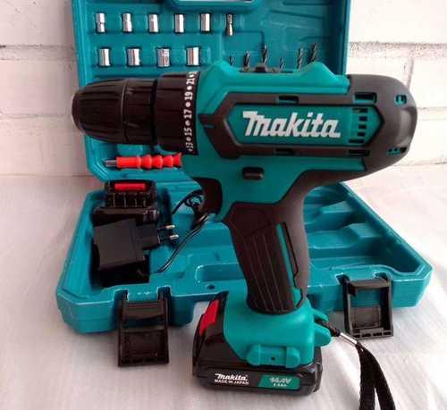 Шуруповерт Makita 14,4 V с набором