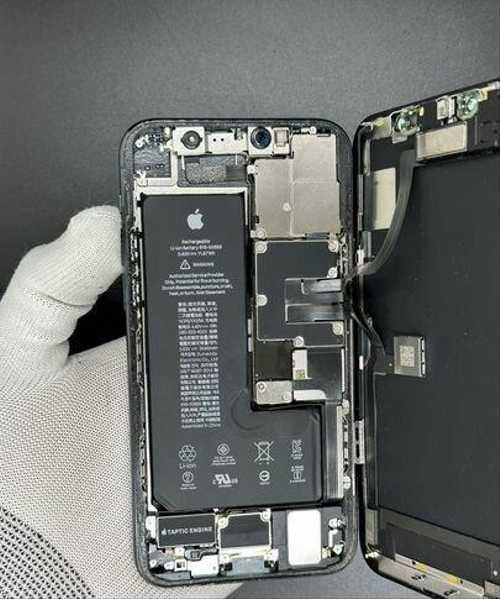 iPhone 11Pro на запчасти: дисплей, корпус