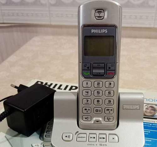 Радиотелефон Panasonic с автоответчиком Dect 525